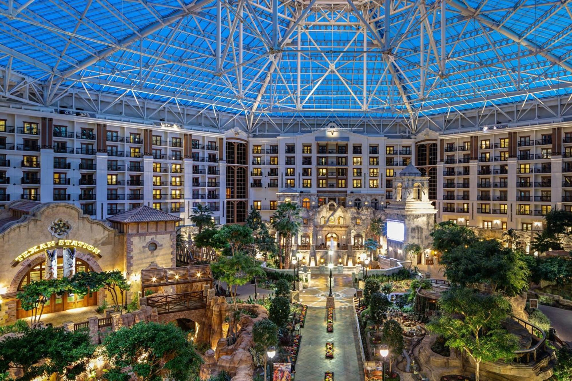 GAYLORD TEXAN RESORT & CONVENTION CENTER GRAPEVINE | GREAT PRICES, BOOK ...